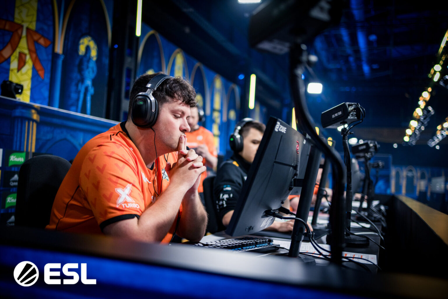 Falcons destroem a Virtus.pro na abertura do FISSURE Playground 2 - CS2 & CS:GO Articles, News ...