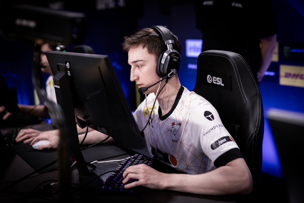 Virtus.pro take hard-fought 2:1 win over 3DMAX at FISSURE Playground 2