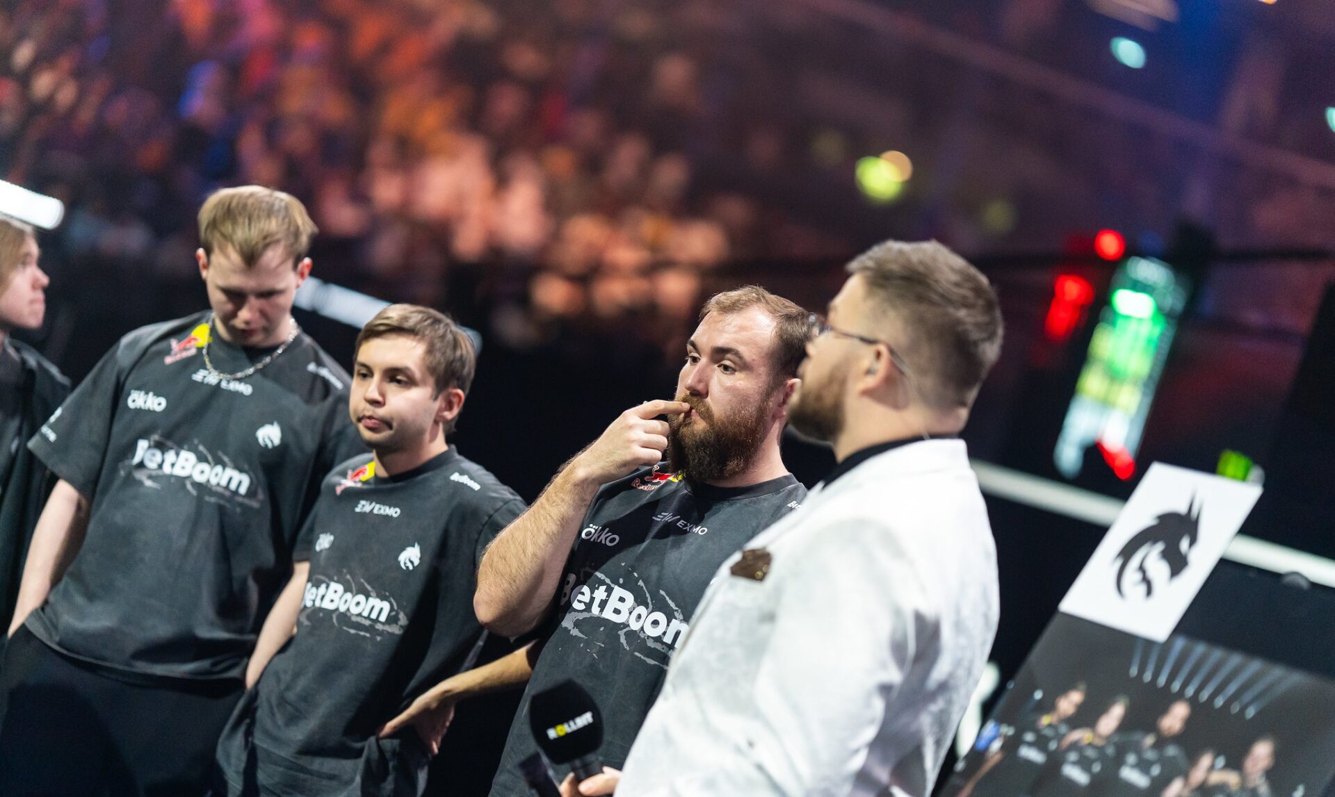 Pro players name the main problems of CS2