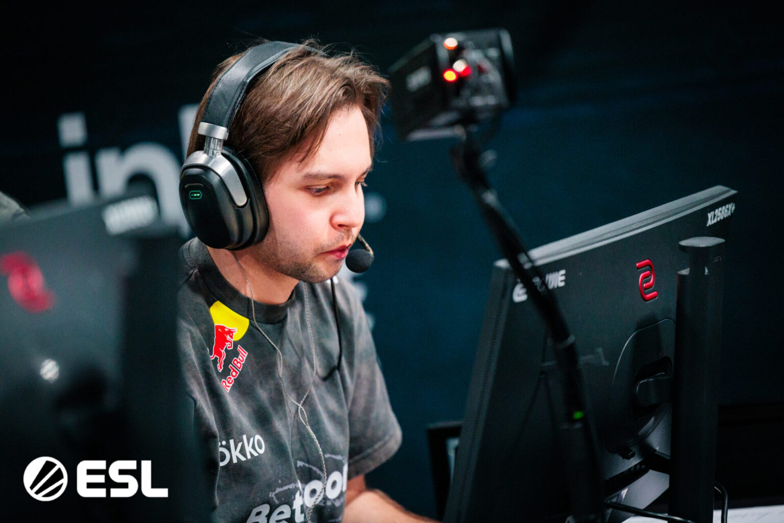 Spirit Survive Aurora Scare to Reach 2-0 Pool at Cologne Major